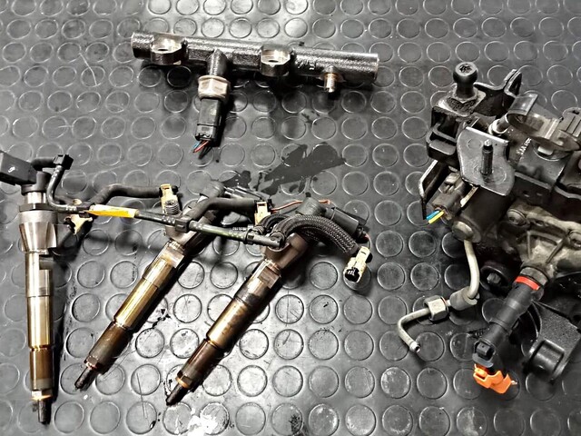 POMPA INIETTORI E FLAUTO MERCEDES CLASSE A 1.6 Palma Campania ...